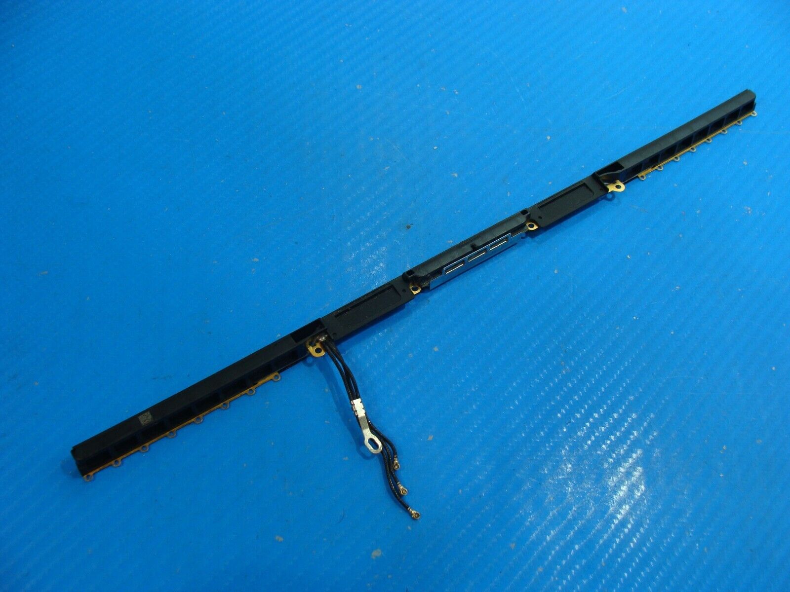 MacBook Pro A2141 16" Late 2019 BTO Genuine Rear Vent & Antenna Module